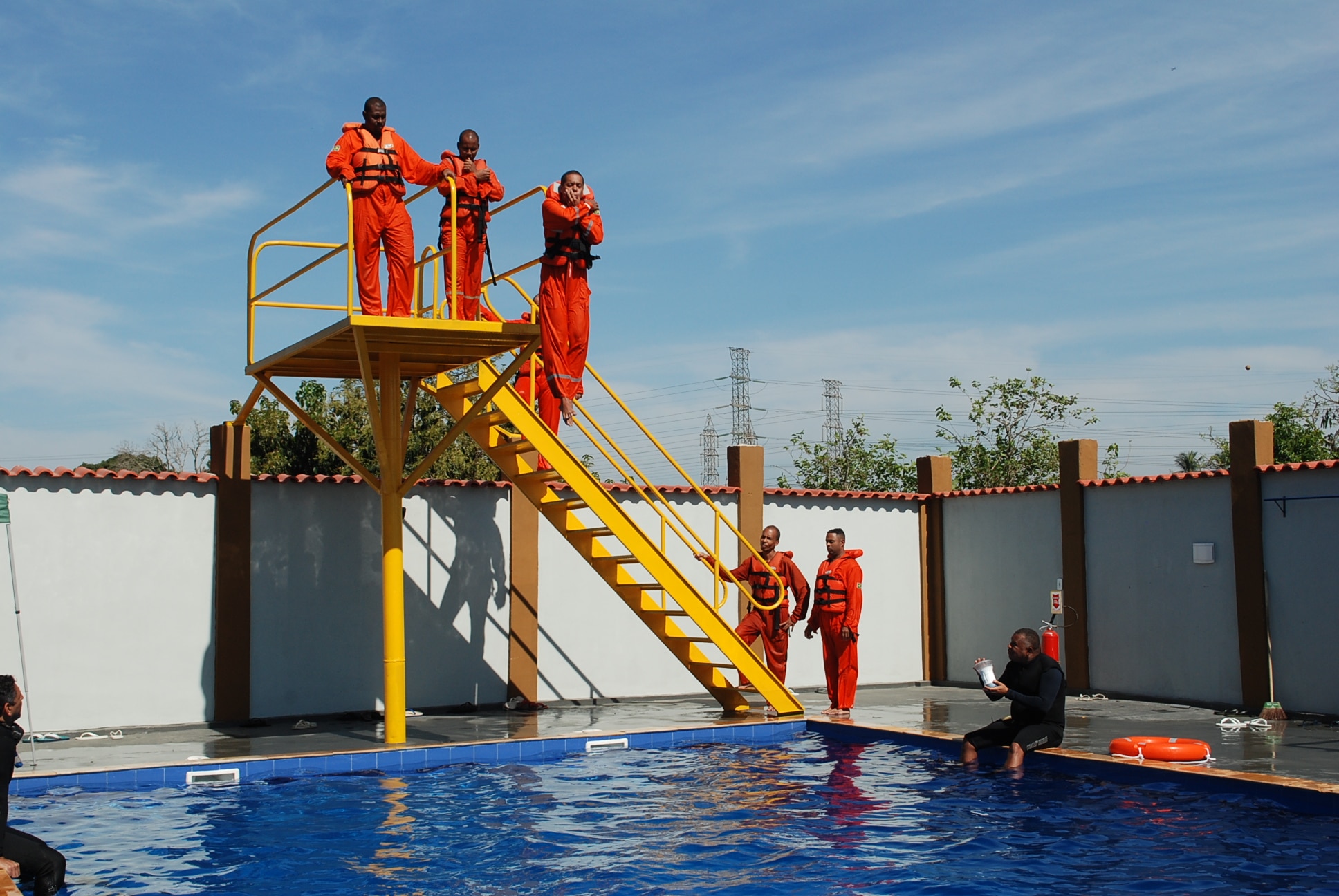 Curso Básico de Segurança de Plataforma – CBSP – Salvatagem – Shelter ...